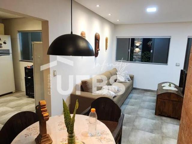 CASA TERREA 175MT 3 QUARTOS SENDO 1 SUITE SETOR MANSÕES AGUAS QUENTES