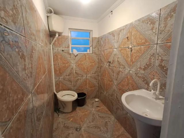 Casa Térrea, 1 Quarto para Alugar, por R$ 650,00