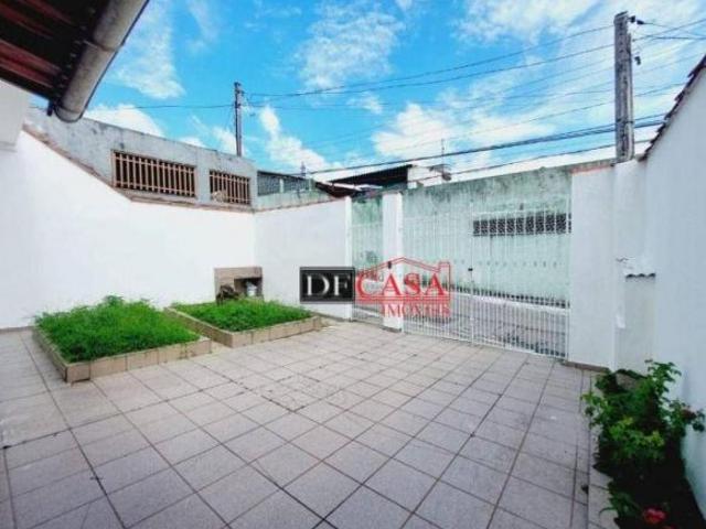 Casa Térrea. 200m² de terreno. Totalmente plana. Toda em Laje