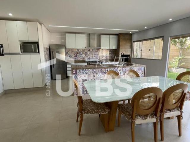 CASA TERREA 200MT 4 QUARTOS RESIDENCIAL MONTE VERDE