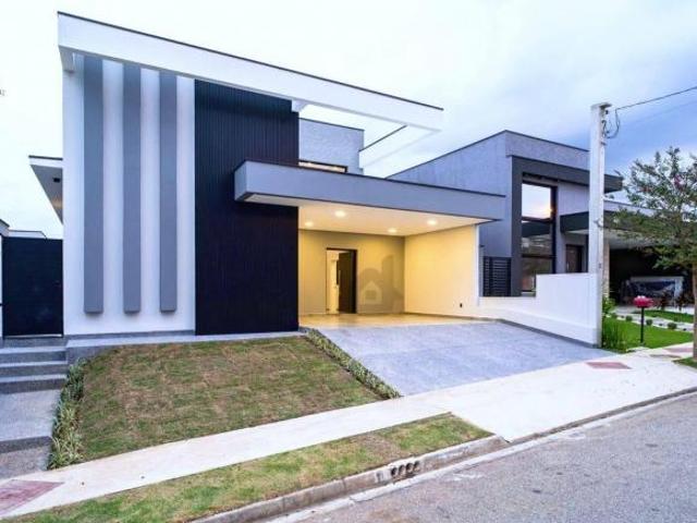 Casa Térrea 212m², 3 Suítes, Piscina