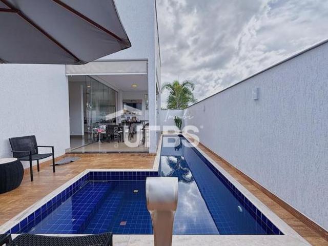 CASA TERREA 215,35MT 2 SUITES PORTAL DO SOL GREEN