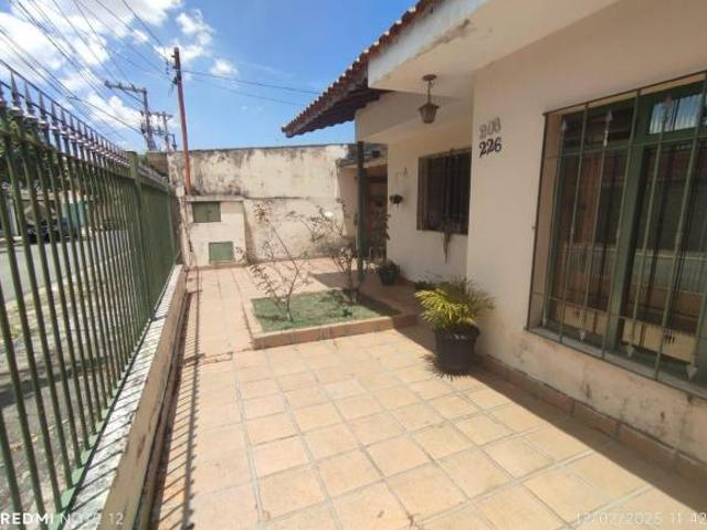 Casa térrea 220m área R$ 640.000,00 Cidade Dutra 3 dormitórios sendo 1 dormitório pequeno, sala, coz