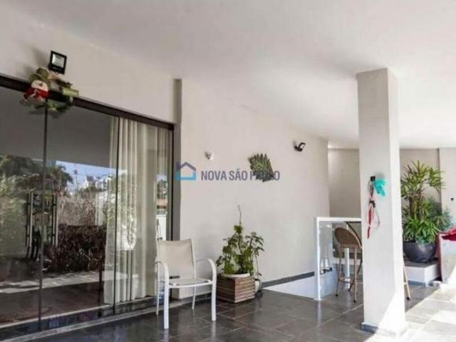 Casa Térrea 220m² 03 dormitórios 03 vagas Campo Belo