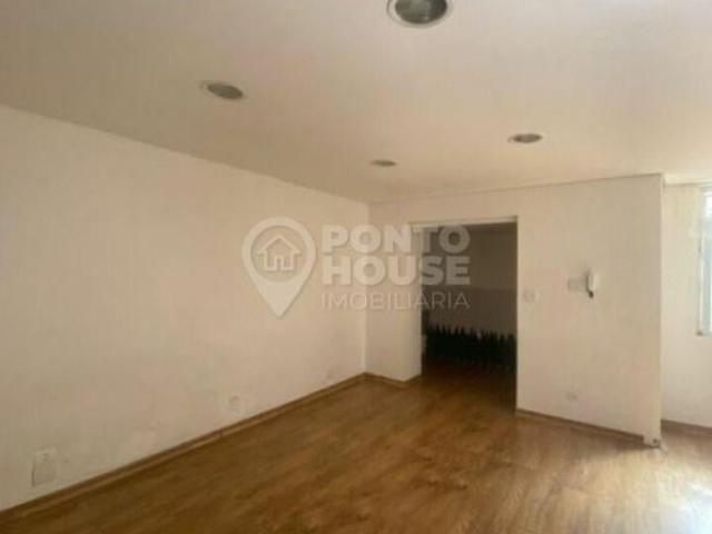 Casa térrea 225m² na Vila Mariana com 3 dormitórios com 5 vagas e 2 ediculas