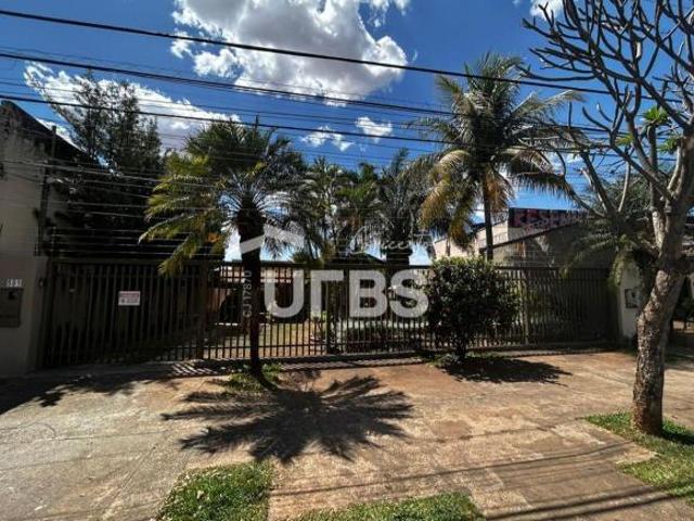CASA TERREA 230MT 3 QUARTOS SENDO 2 SUITES SETOR LESTE VILA NOVA