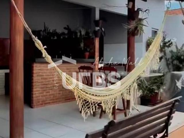 CASA TERREA 231,75MT 4 QUARTOS SENDO 2 SUITE SETOR JARDIM MONT SERRAT