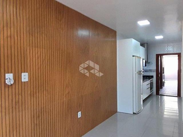 Casa térrea, 2 dormitórios, banheiro social, ambientes climatizados, placa solar, área gourmet com c