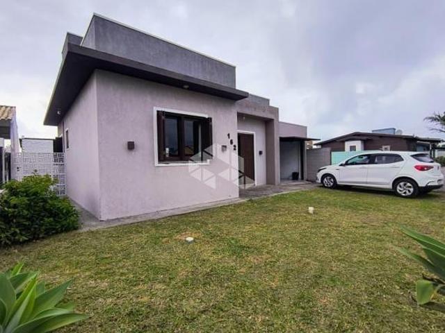 Casa térrea 2 dormitórios, banho social, toda murada, nova no bairro Jardim Beir