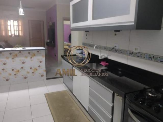 Casa térrea / 2 Dormitórios / Churrasqueira / 125m² / Conj. Habitacional Flórida / Jacareí