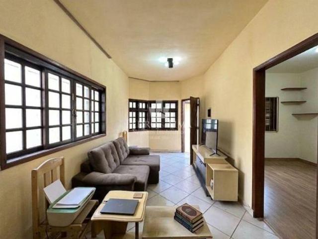 Casa Térrea 2 dormitórios, corredor lateral, quintal e 2 vagas na Penha