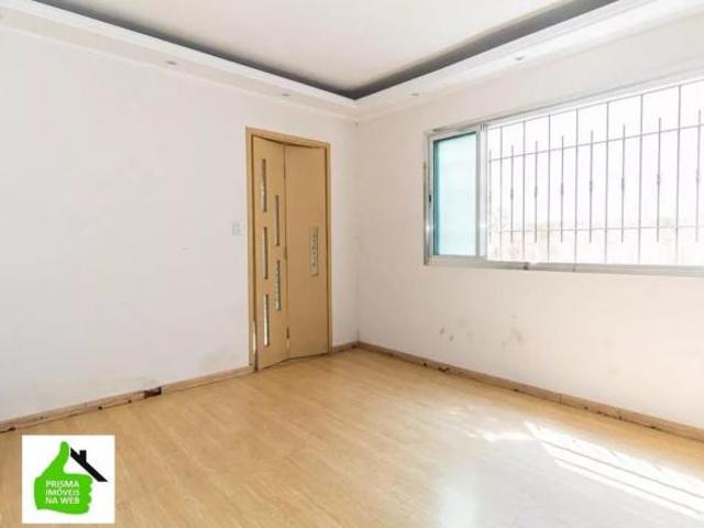 Casa Térrea 2 Dormitórios + Suíte + Varanda + Quintal c/ Churrasqueira + 3 Vagas