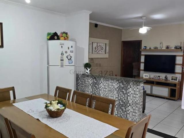 Casa Térrea 2 Dormitórios 150m² Cidade Salvador Jacareí