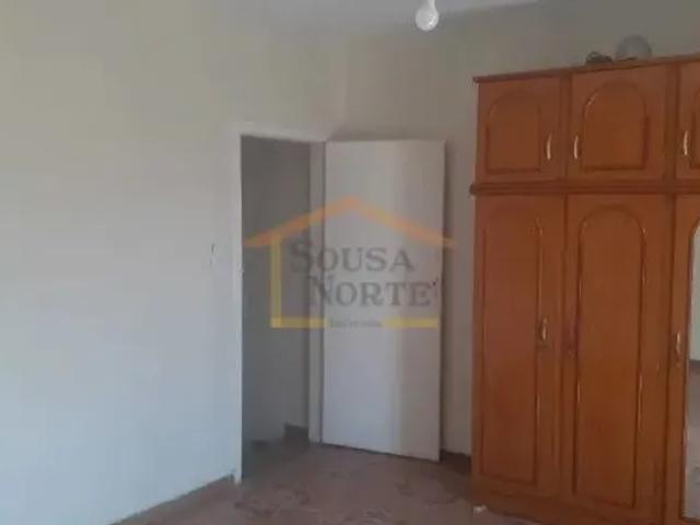 Casa térrea, 2 dormitórios, 1 vaga de garagem. 100m² Parque Vitória