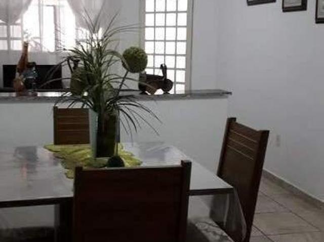 CASA TÉRREA 2 DORMITÓRIOS, 2 VAGAS E QUINTAL NO PARQUE CIDADE JARDIM II EM JUNDIAÍ