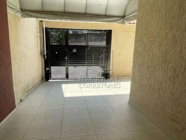 Casa térrea 2 dormitórios, 3 vagas 120 m² de área construída / Vila Camilopolis Santo André