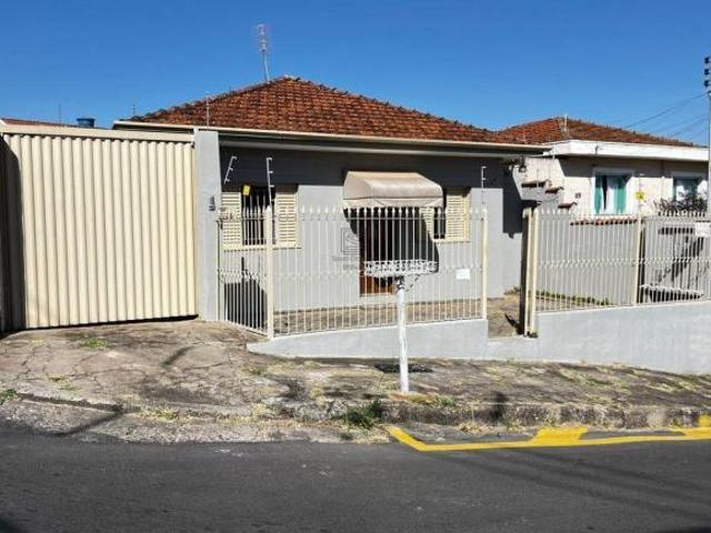 Casa térrea 2 dormitórios, 3 vagas