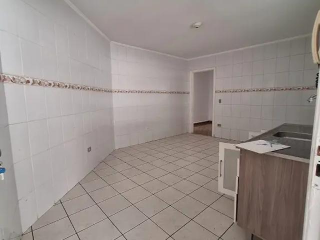 Casa Térrea 2 Dorms para Alugar 50 m² por R$ 2.000,00