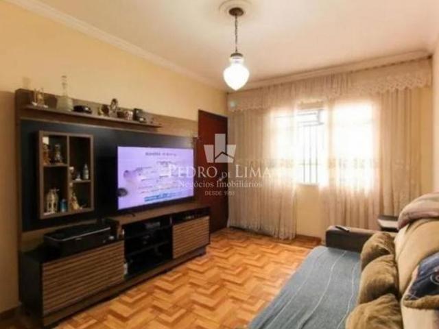 Casa térrea, 2 quartos, 3 vagas, região do Anália Franco