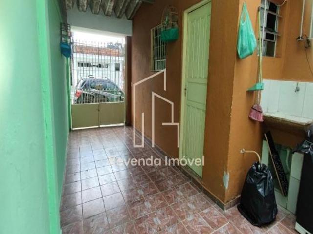 Casa Térrea, 2 quartos,2 banheiros, vaga coberta