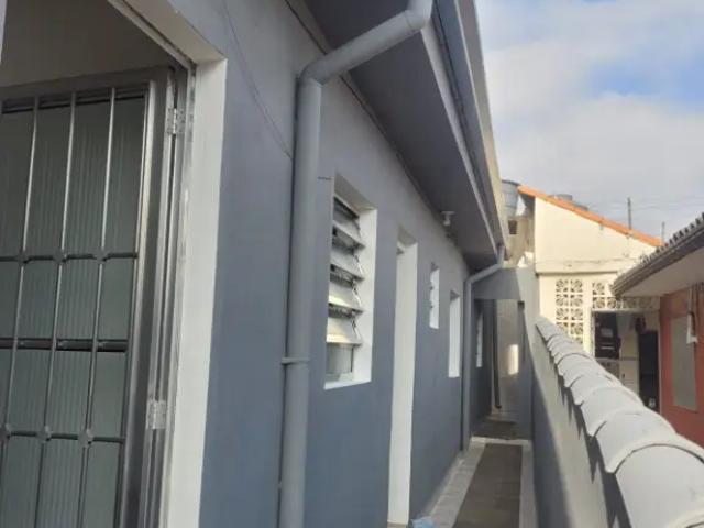 Casa Térrea, 2 Quartos para Alugar, 50 m² por R$ 1.610,00