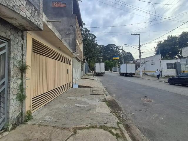 Casa Térrea, 2 Quartos para Alugar, 80 m² por R$ 1.900,00