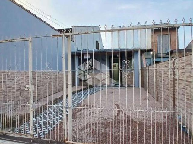 Casa Térrea 2 quartos vagas de garagem e salão de festas com churrasqueira e fogão à lenha no Morada