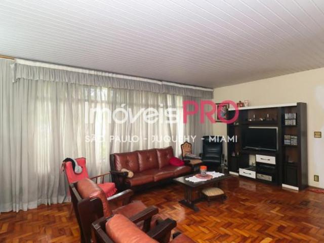 Casa terrea, 300m do Metrô, zoneamento ZM, potencial construtio 2 x, 10m de frente