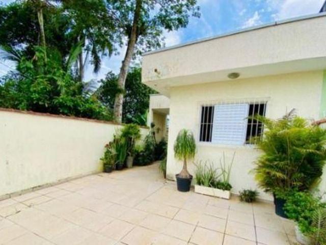 Casa térrea 3 dormitórios Centro Bertioga