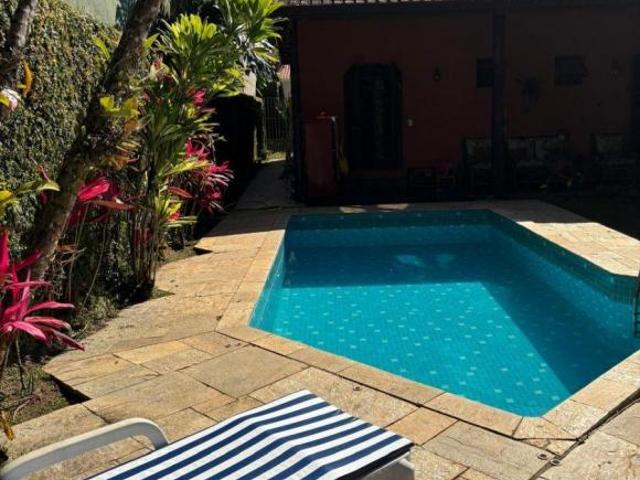 Casa térrea 3 dormitórios com varanda e suíte condomínio clube, ótima oportunidade.