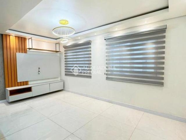 Casa térrea 3 dormitórios + Piscina no bairro São José/ loteamento Parque Ozanan
