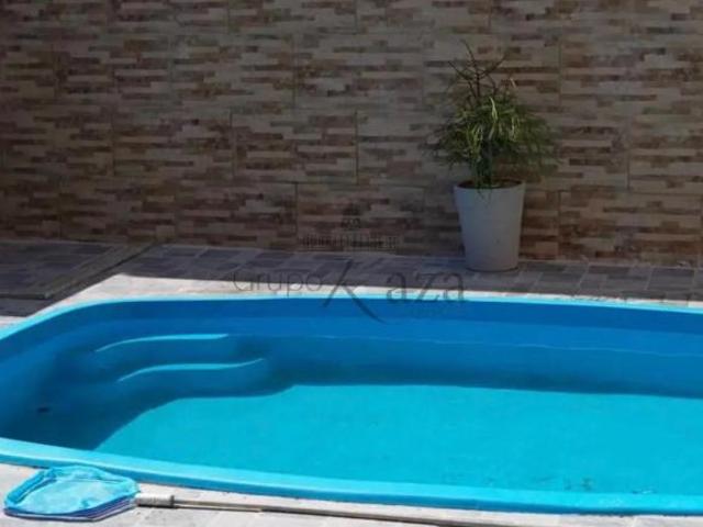 Casa térrea 3 dormitórios suíte Jardim Satélite São José dos Campos 287m²