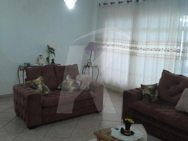 Casa Térrea 3 Dormitórios, Suíte, 4 Vagas