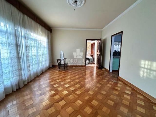 Casa térrea, 3 dormitórios sendo 1 suíte, 2 vagas, quintal e 400 m² na Penha