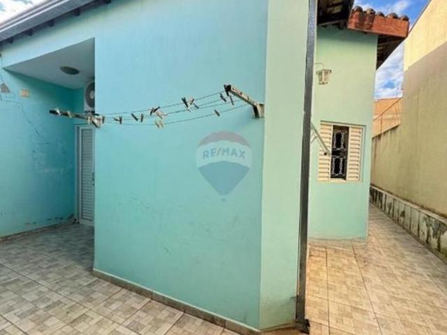 CASA TERREA 3 DORMITORIOS SENDO 1 SUITE