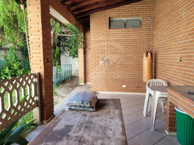 Casa térrea 3 dormitórios sendo 1 suíte, quintal, piscina e 4 Vagas em Santa Terezinha / Santana