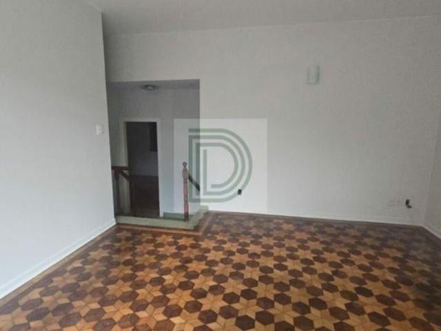 Casa térrea 3 dormitórios 1 suíte | 2 vagas | Bairro arborizado Próx. Metrô Vila Sônia