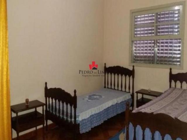 Casa térrea 3 dormitórios 1 suíte 4 vagas, na Penha