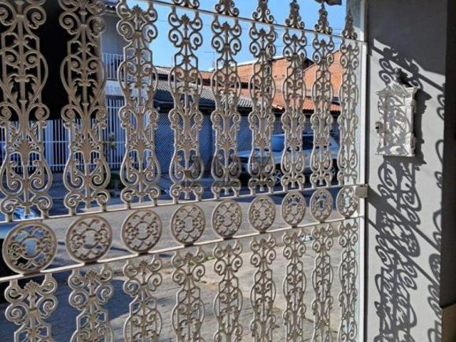 Casa térrea 3 dormitórios 1 suíte com churrasqueira e 2 vagas Cidade Morumbi, SJC