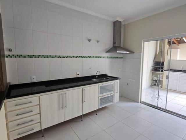 Casa térrea 3 dormitórios 1 suíte Condomínio Villaggio di Itaici Indaiatuba_SP Área construída 105