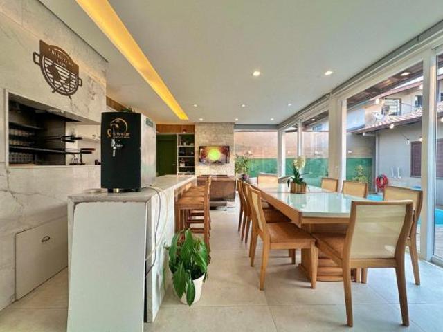 Casa Térrea, 3 dormitórios, 1 suíte master, pátio com piscina. No bairro bela vista na cidade de Can