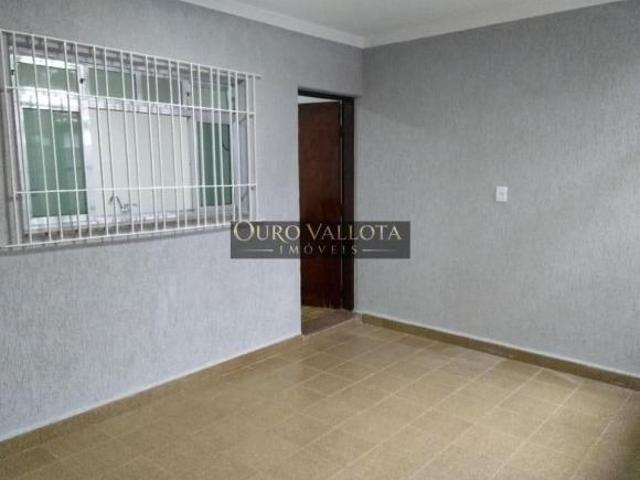 Casa térrea, 3 dormitórios, 2 vagas e churrasqueira à venda na Vila Ema