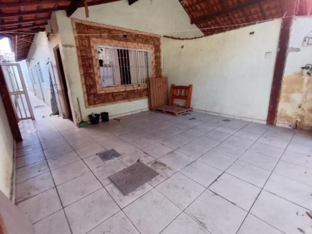CASA TÉRREA 3 DORMITÓRIOS 3 SUÍTES OCIAN LADO PRAIA