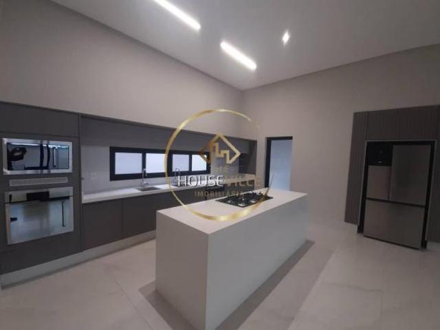 Casa térrea, 3 dormitórios 3 Suítes, Jardim do Golfe, Sjc