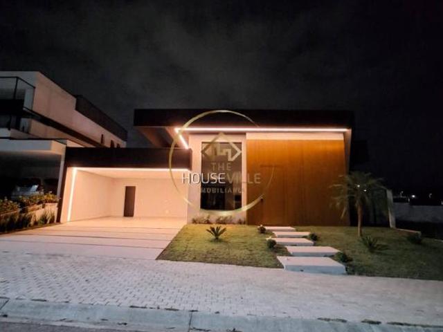 Casa Térrea 3 dormitórios 3 suítes, 3 vagas, Condomínio Mônoca Urbanova