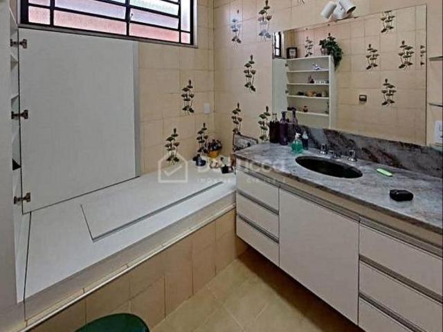 Casa térrea 3 dorms Taquaral, 156m², ótima localização, aceita financiamento