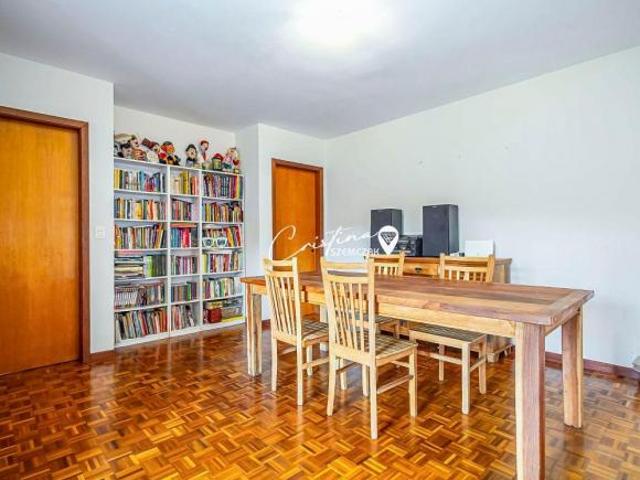 Casa térrea 3 quartos/ 2 vagas em condominio fechado, Santa Felicidade Curitiba