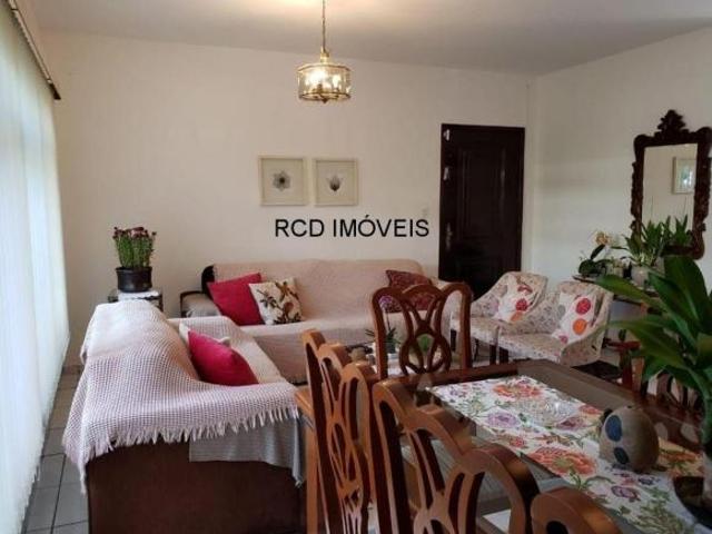 Casa térrea 3 quartos 2 vagas quintal e salão de festas Vila Tiradentes
