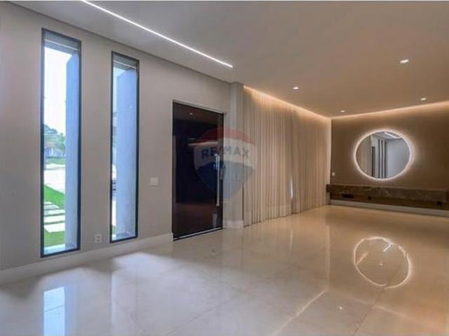 Casa Térrea 3 Quartos 2 suítes, Lote 784m² Cond Fechado Piscina Churrasqueira