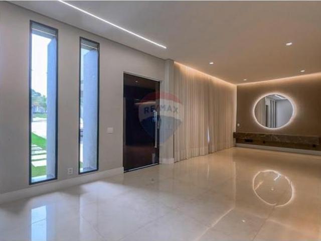 Casa Térrea 3 Quartos 2 suítes, Lote 784m² Cond Fechado Piscina Churrasqueira